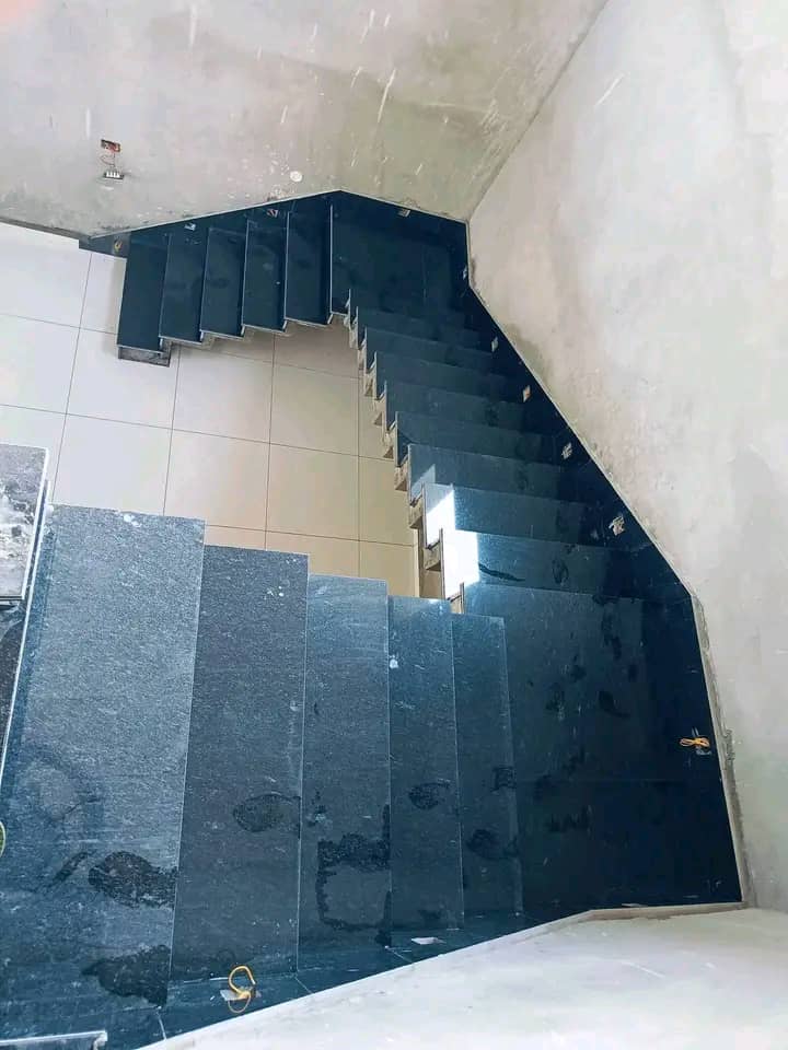 SAINT TILES WORLD - Construct Ng